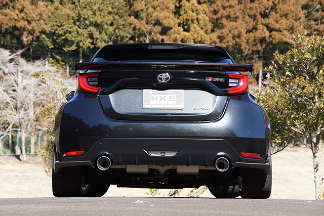 Super Turbo Muffler Ti：GR YARIS